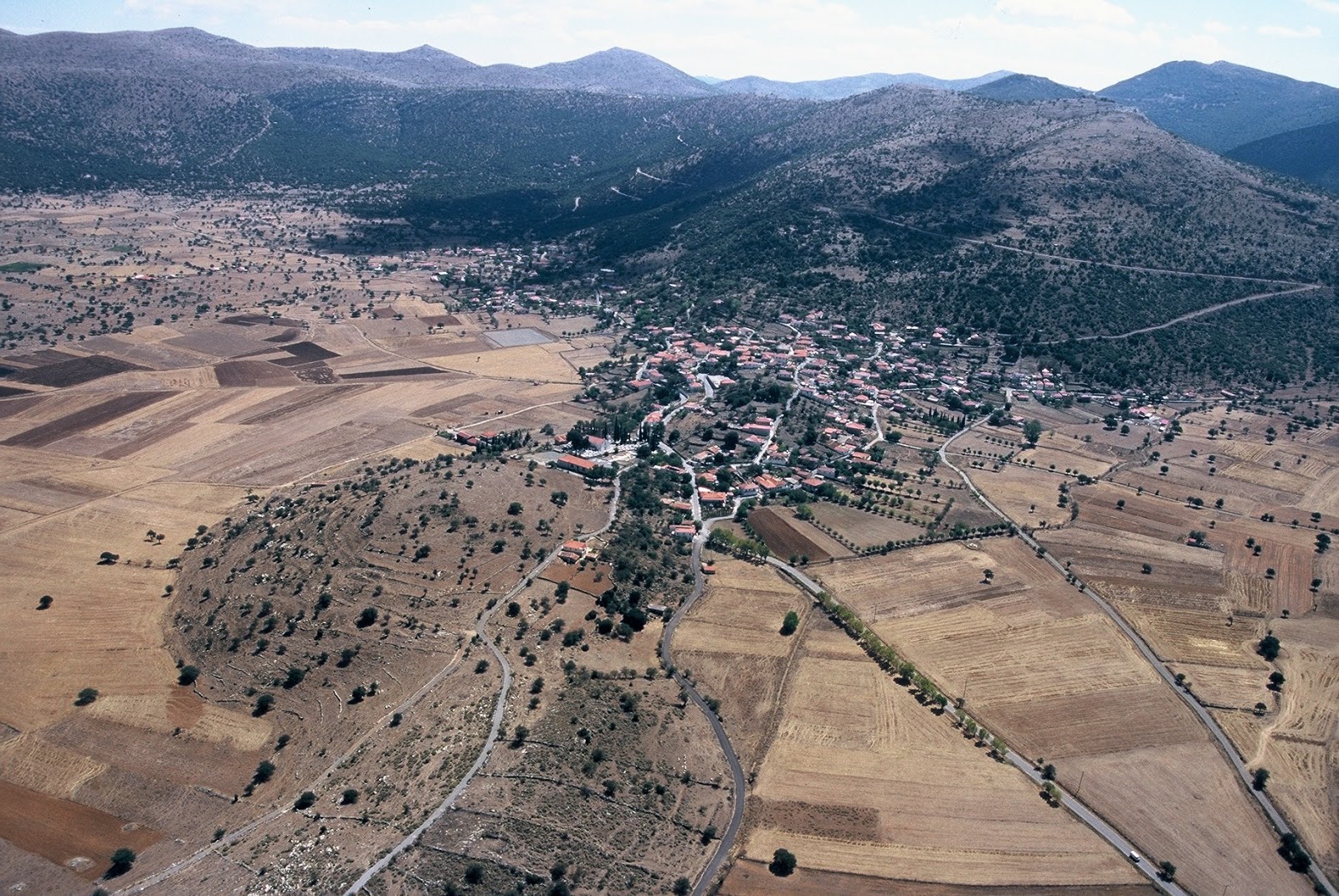 ΛΟΥΚΑ ΜΑΝΤΙΝΕΙΑΣ: " Η ΓΕΩΓΡΑΦΙΚΗ ΤΟΥ ΘΕΣΗ
