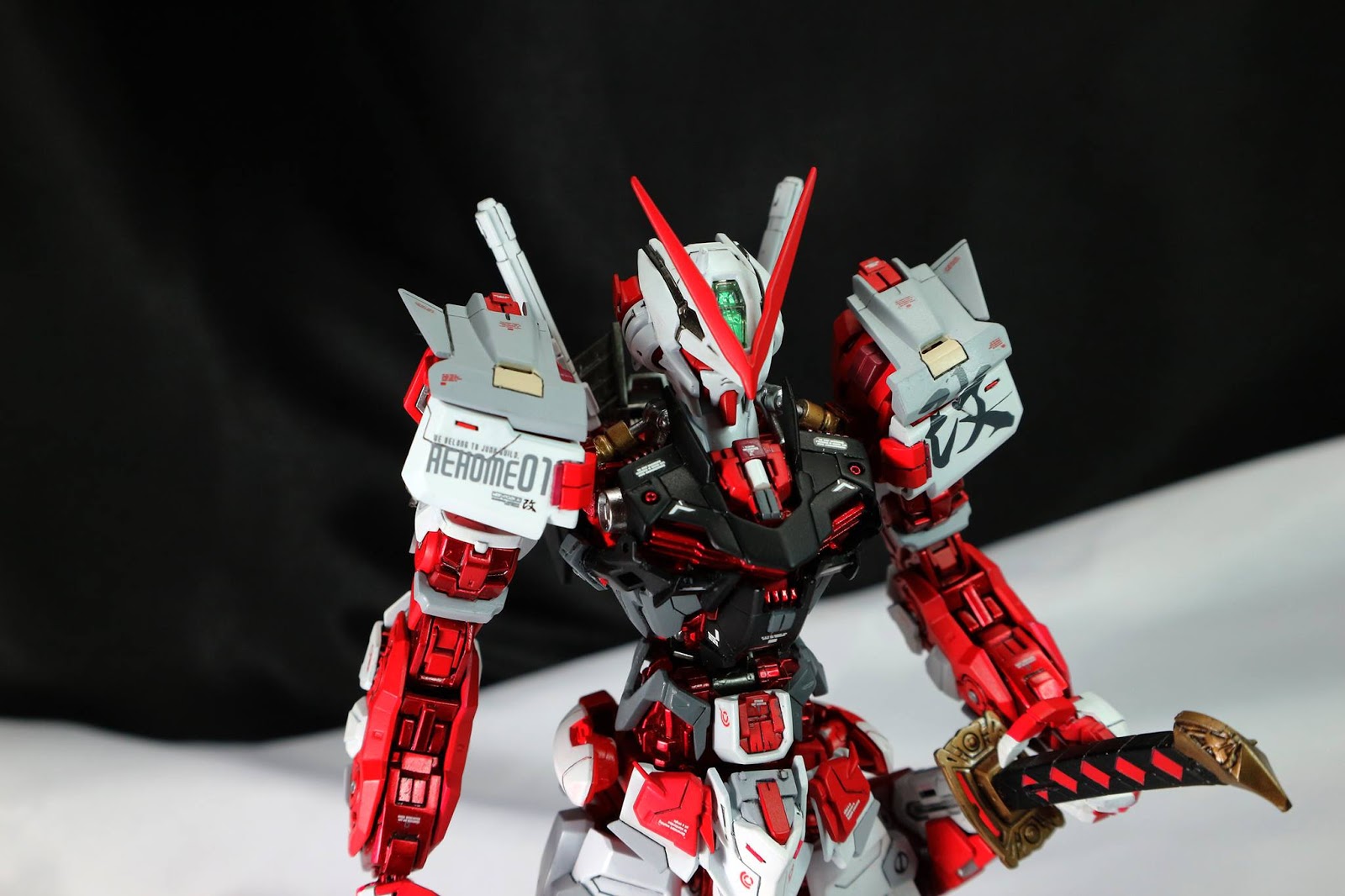 Custom Build: MG 1/100 Gundam Astray Red Frame