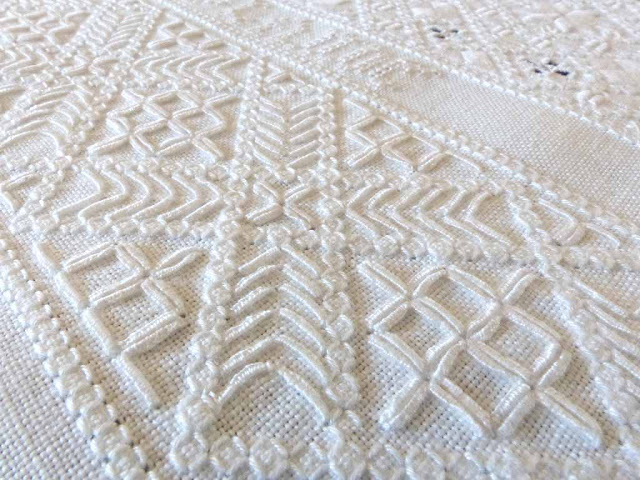 Fils et Aiguilles... une Passion: WHITEWORK - The English Whitework ...
