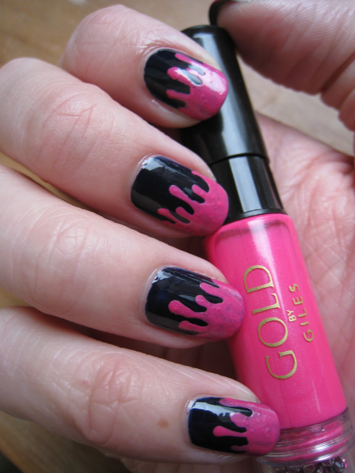Naily perfect: Pink drippy nails