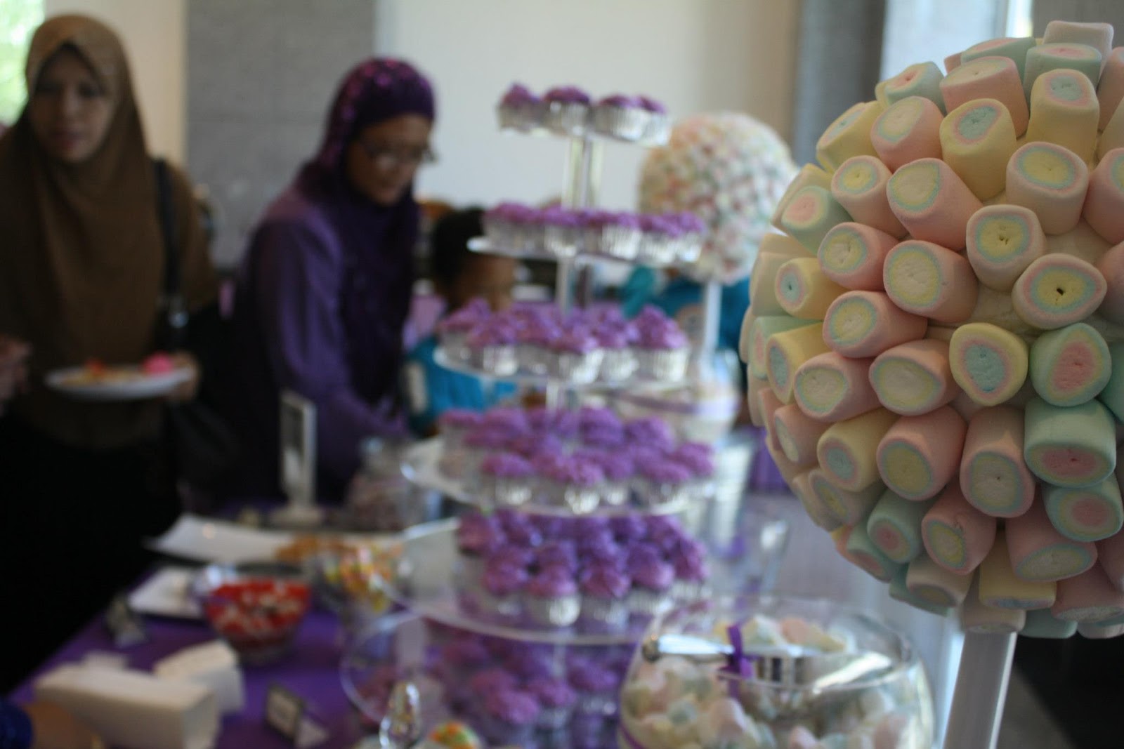 Bakerlicious Cupcakery: Candy Buffet