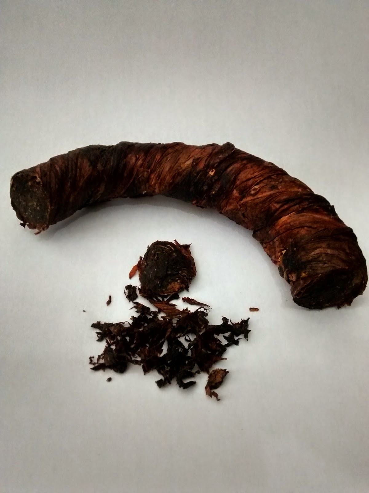 R.EVOLUTION: Enrolando seu próprio cigarro (Roll-Your-Own Cigarette)