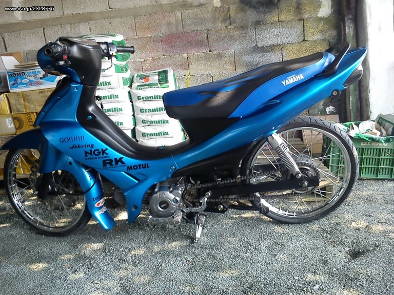 Mikrowio me dio rodes: Yamaha Crypton R 115