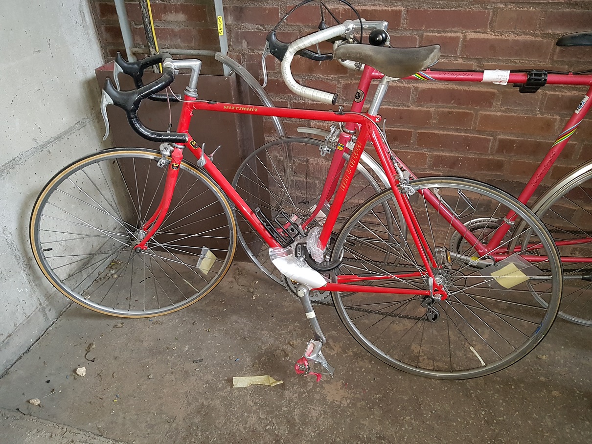 Till Salu - prylar säljes - söker ett annat hem: 2019