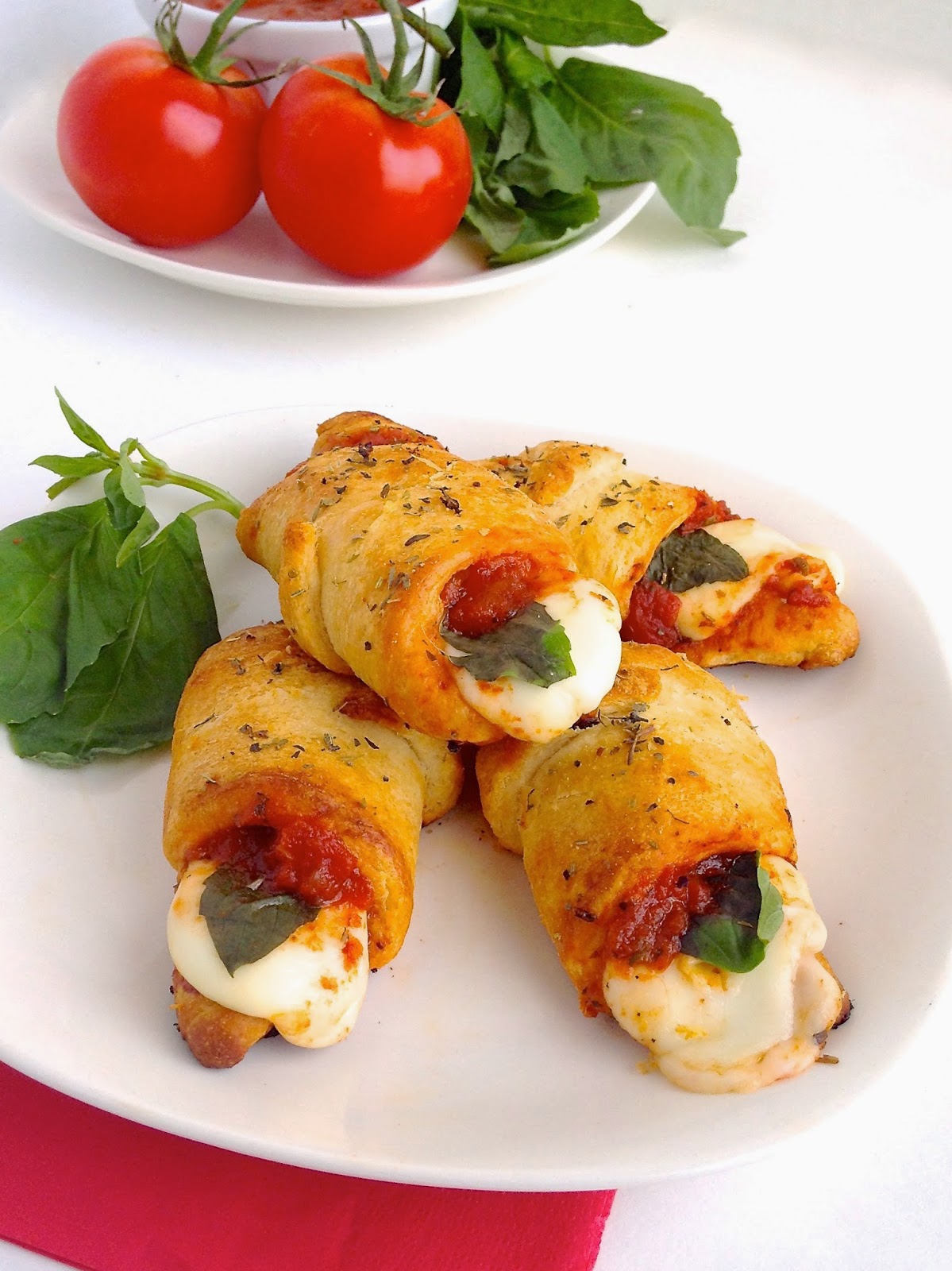 Caprese Crescent Rolls (with low fat option) - The Lindsay Ann