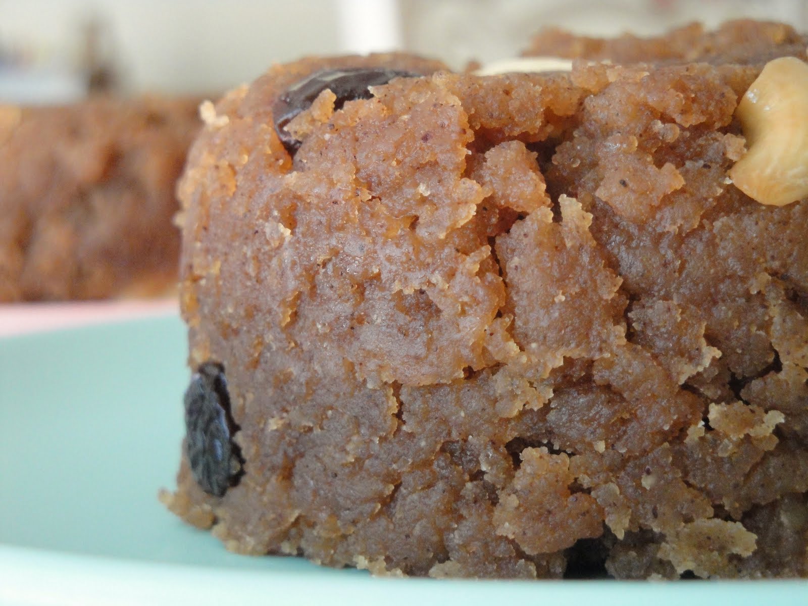 cumin and cardamom: Singhada cha Sheera ( Singoda Sheera )