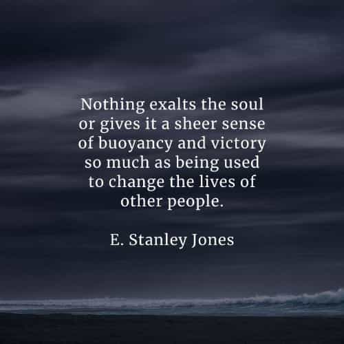 70 Helping others quotes that'll inspire you doing good deeds