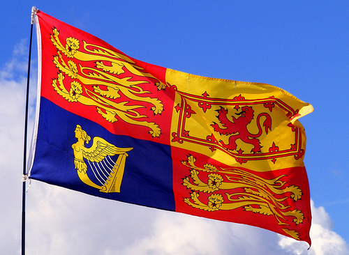 English with Eve: James Bond and and Queen Elisabeth London 2012 ...