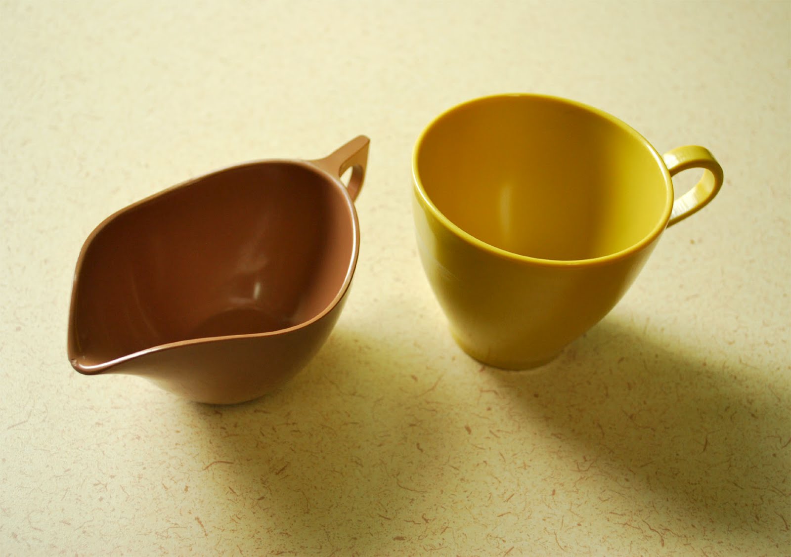 outside of the bubble: Vintage Melmac Dinnerware