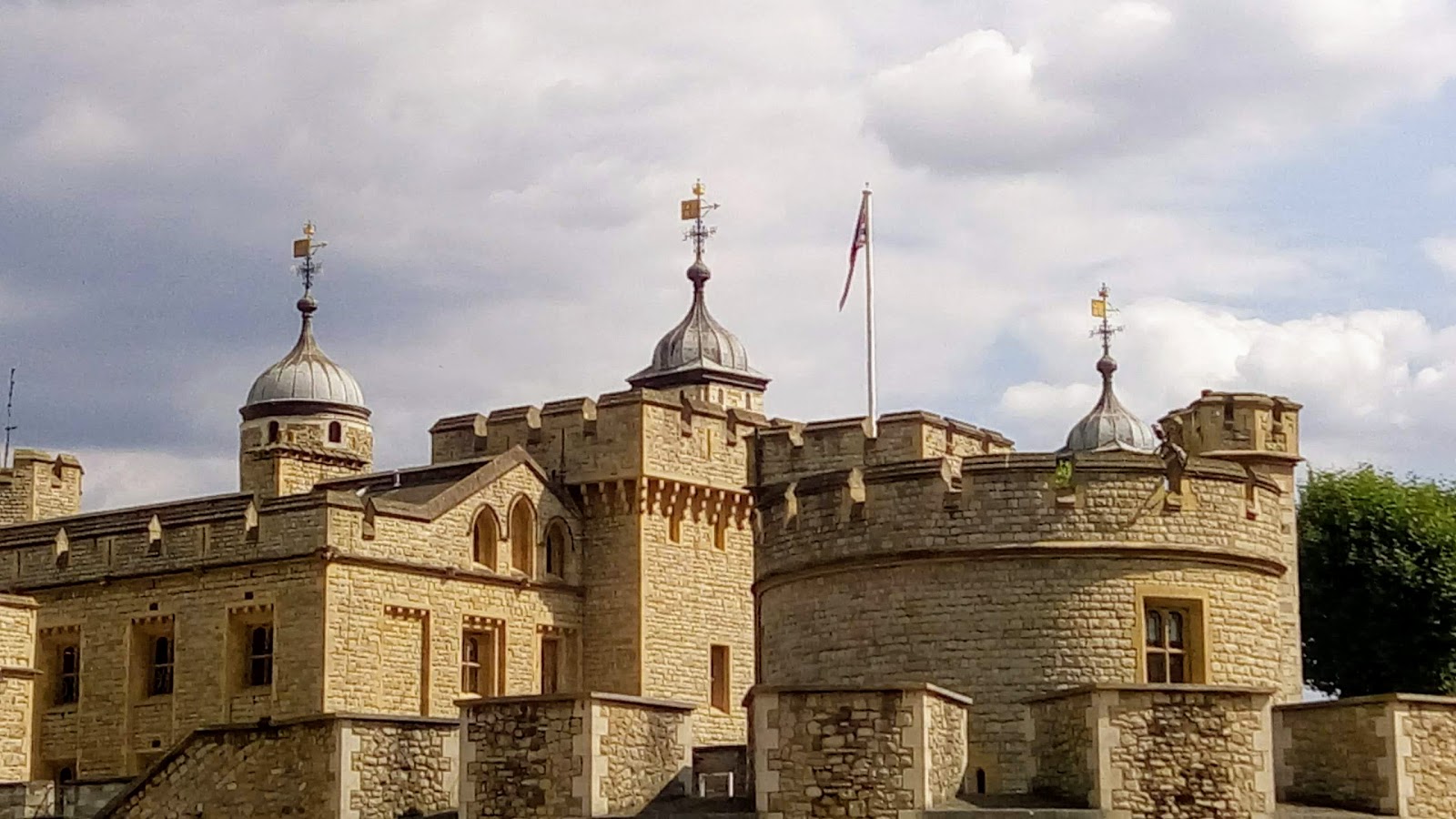 Surf and Sandcastles: Our last stop, England!!! - Livy