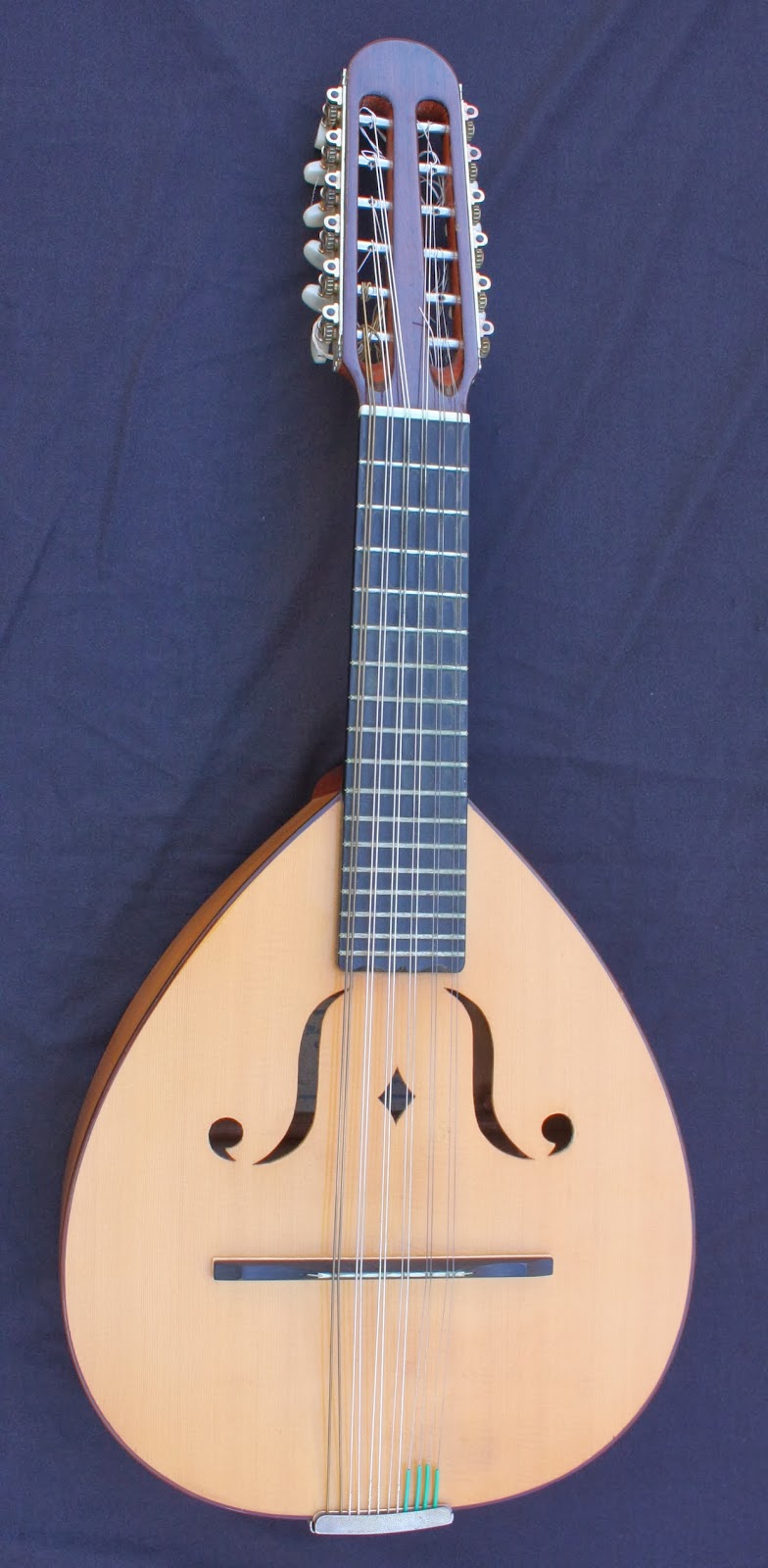 Orquesta de Plectro Rodriguez Albert Huelva: Los instrumentos