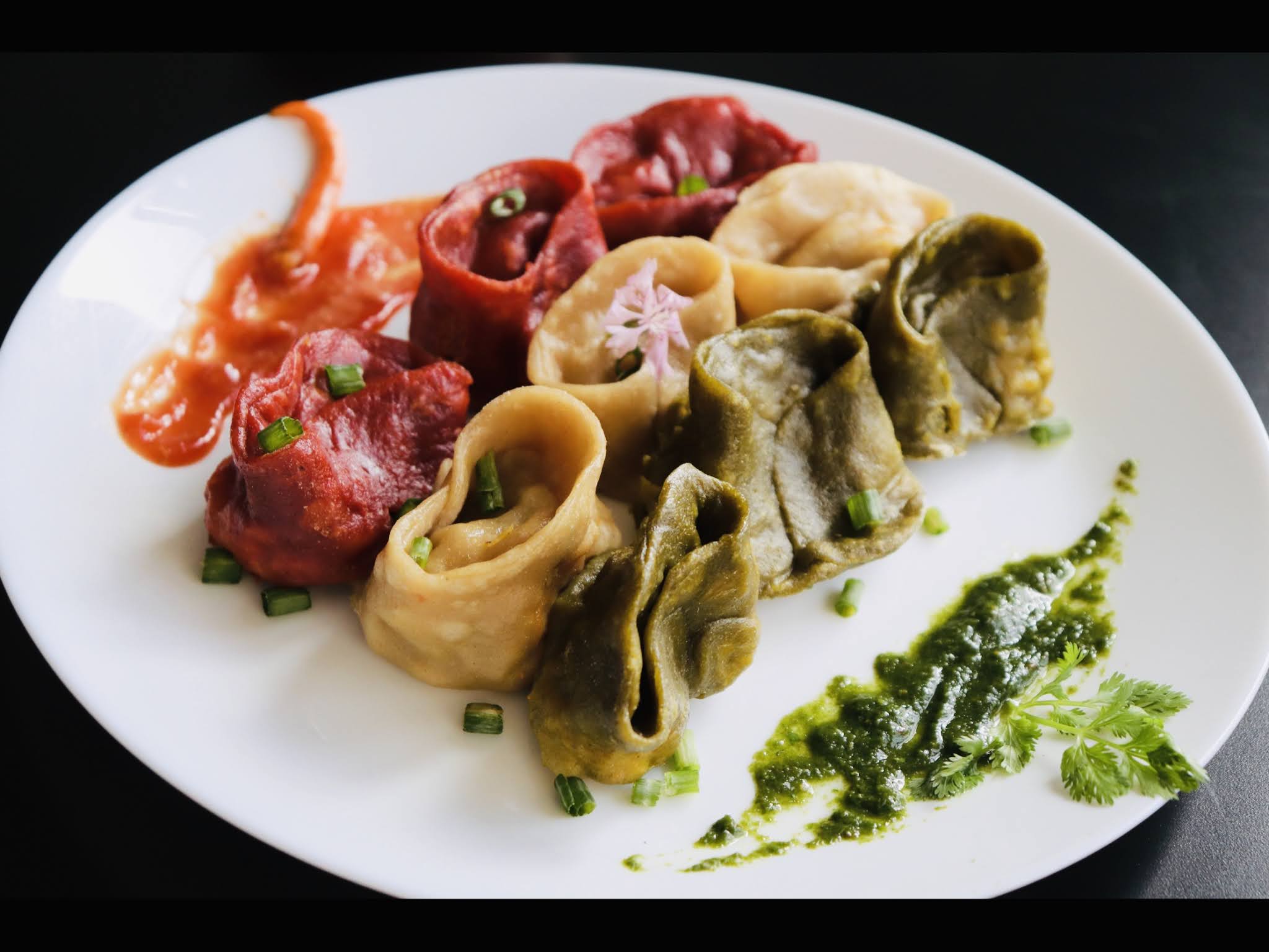 Tricolour Momos| Veg Momos and Chutney | Healthy Momos| Himalayan ...
