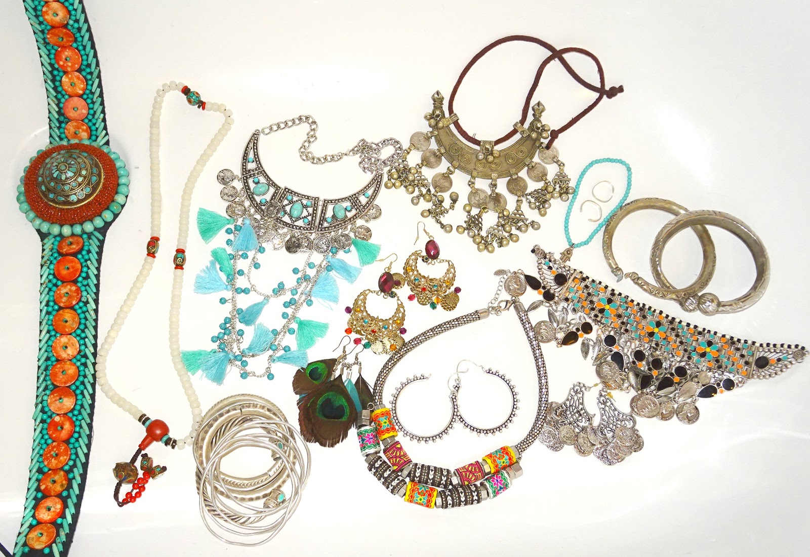 Vintage Vixen: Ready To Go - Travel Packing & Some 1970s Inspired Finds
