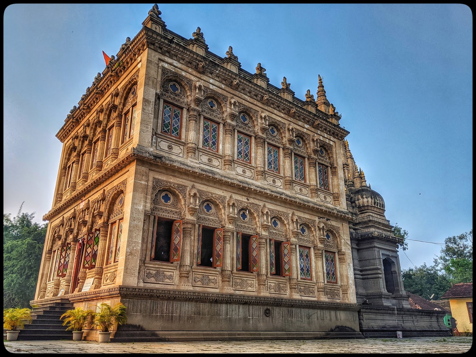 Travel blogs: Pune: Shinde Chhatri