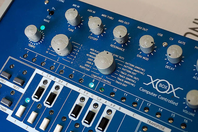 MATRIXSYNTH: Custom x0xb0x by Andy Pledger. Blue metal with green LEDs