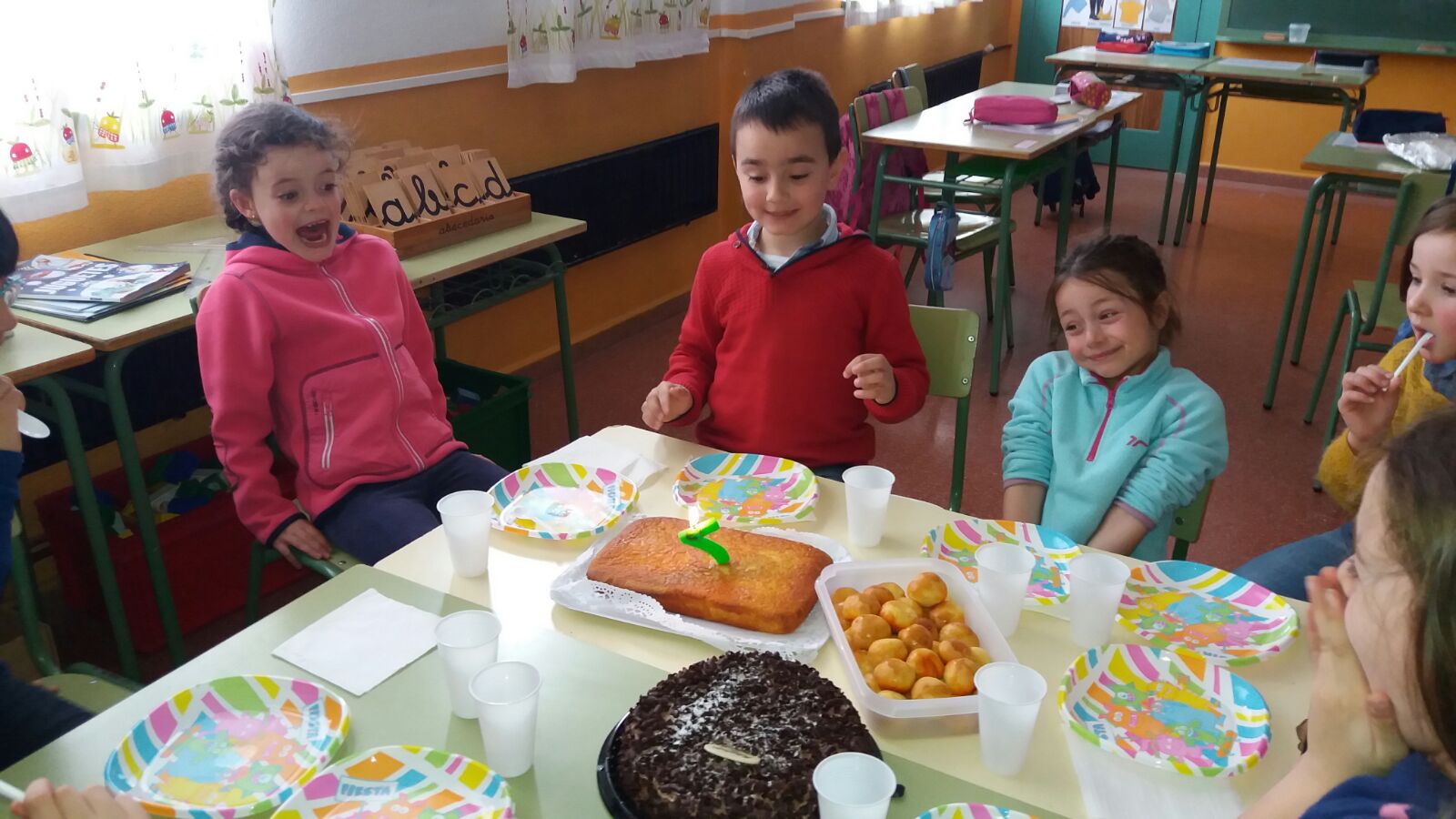 El baúl de Fele: ¡FELIZ CUMPLEAÑOS ANDRÉS! ¡FELIZ CUMPLEAÑOS VALERIA! El baúl de Fele: ¡FELIZ CUMPLEAÑOS ANDRÉS! ¡FELIZ CUMPLEAÑOS VALERIA!
