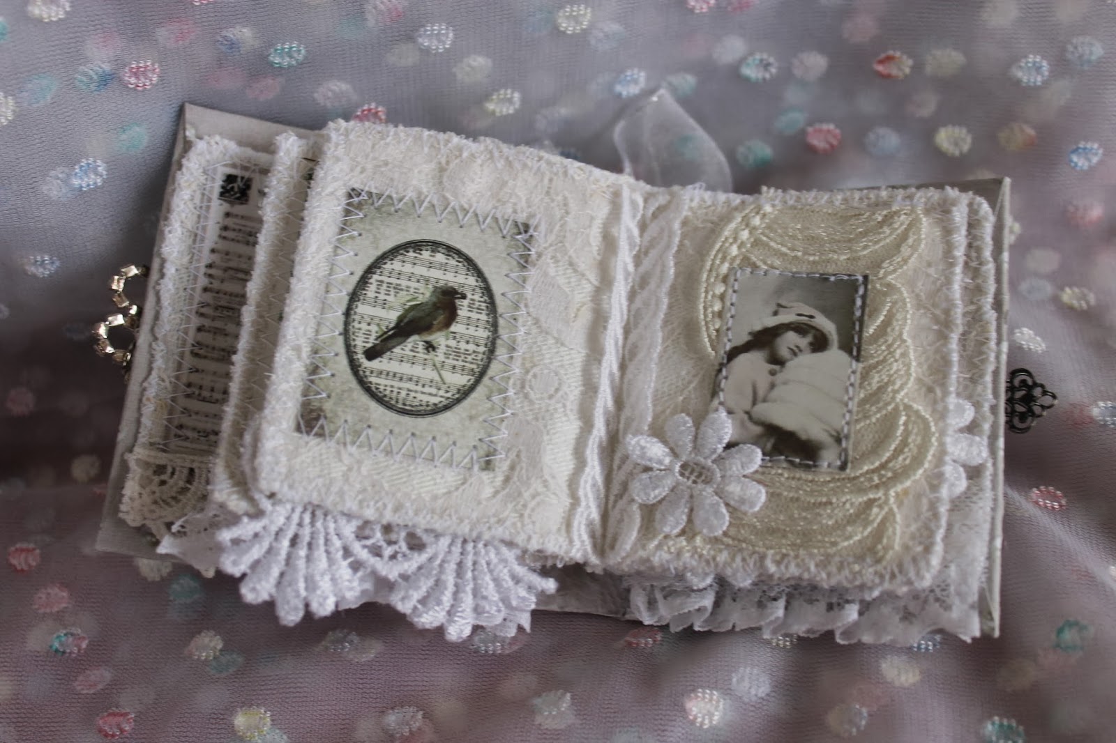 The CraftyDoll: Mini lace book
