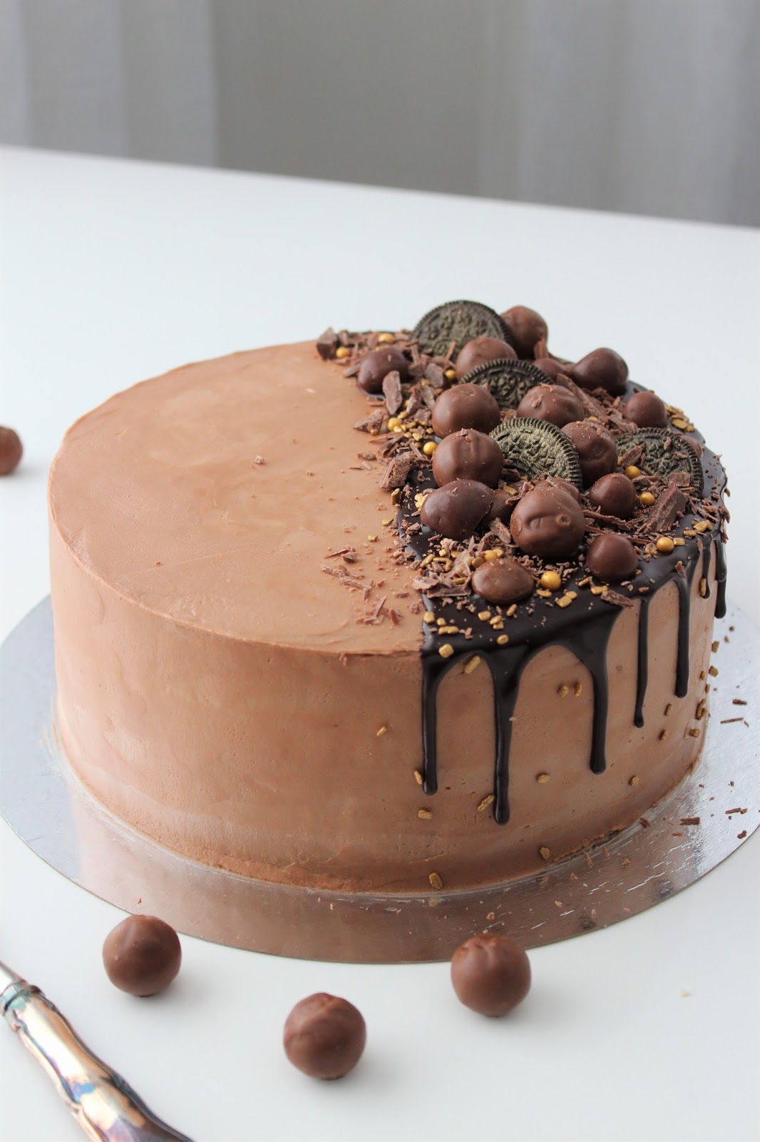 Pienet herkkusuut: Mielettömän mehevä suklaakakku Geisha-täytteellä