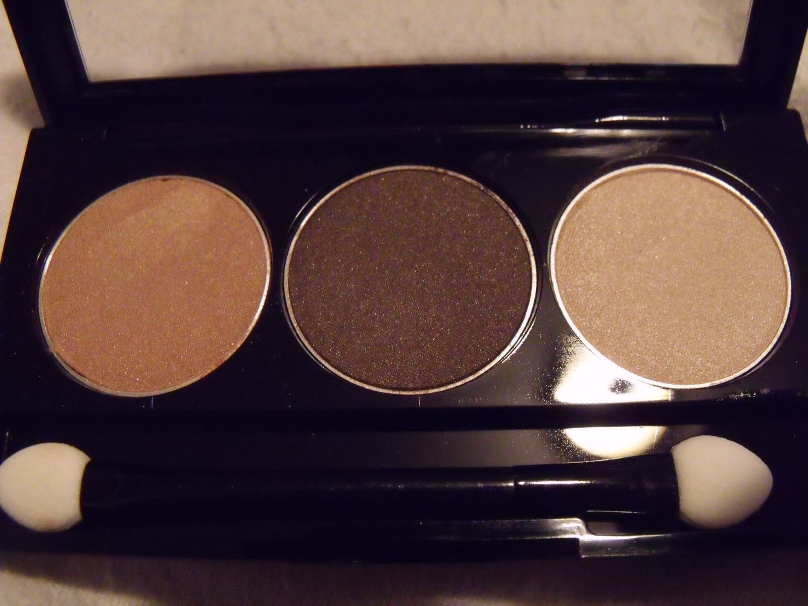 NYX Cosmetics Trio Compact in Dune Review - Be Your Own Beauty
