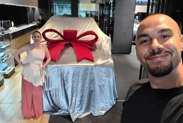 Doug Kramer gifts his wife Cheska Garcia a brand new car - Where In Bacolod