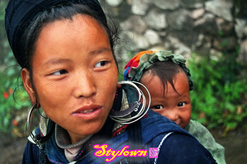 Top 7 most beautiful moms in the world