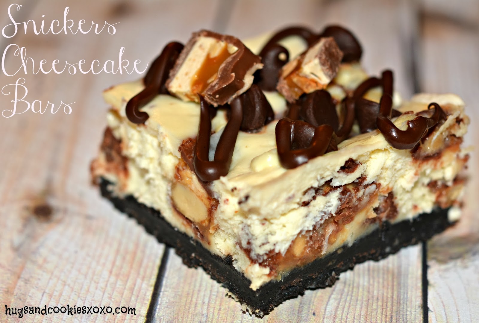 SNICKERS CHEESECAKE BARS ON AN OREO CRUST - Hugs and Cookies XOXO