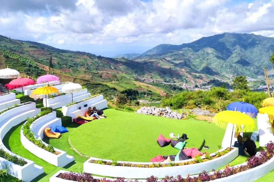 Kelebihan Objek Batu Angkruk Dieng - PAKET WISATA DIENG TOUR TRAVEL