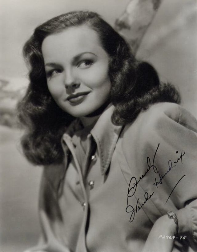 Gorgeous Photos of Wanda Hendrix in the 1940s and ’50s ~ Vintage Everyday