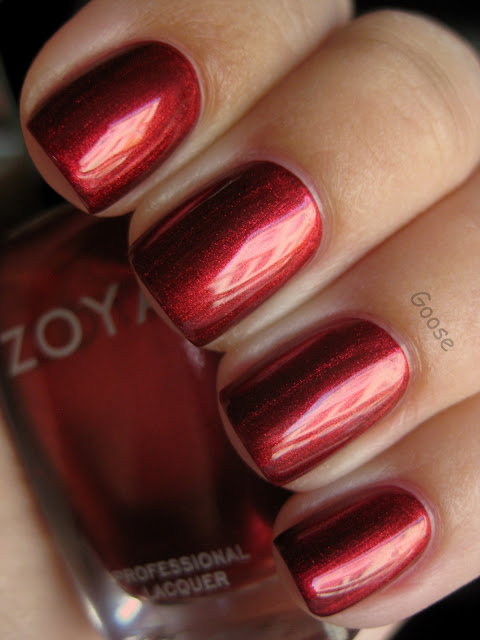 Goose's Glitter: Zoya Isla