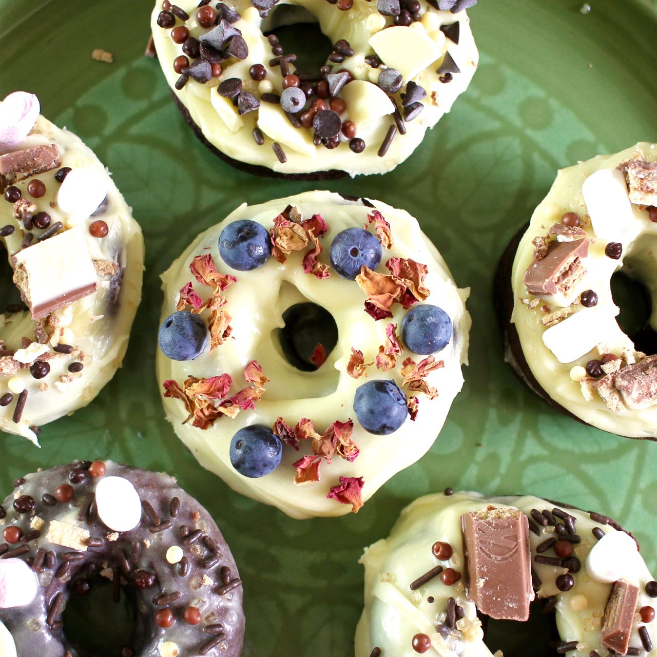 Green Gourmet Giraffe: Chocolate overnight baked sourdough doughnuts