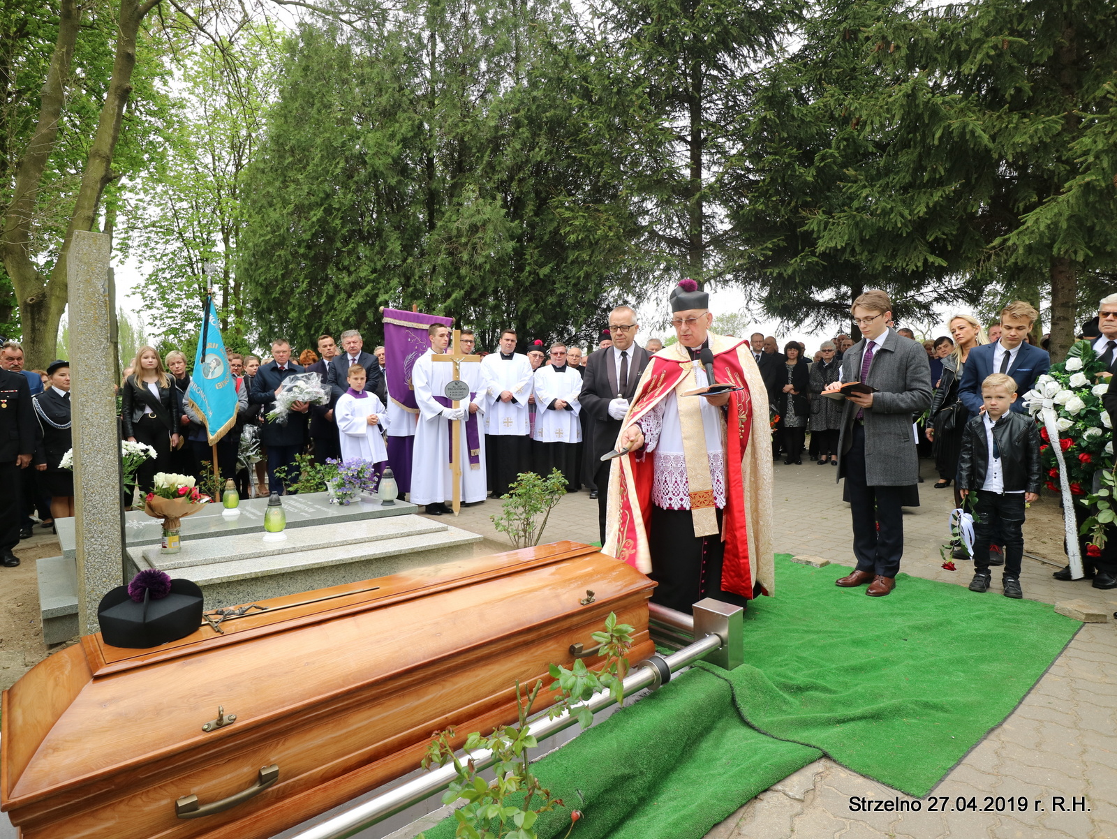 Strzelno moje miasto - kontynuacja: Ostatnia droga śp. ks. kan. Jana ...