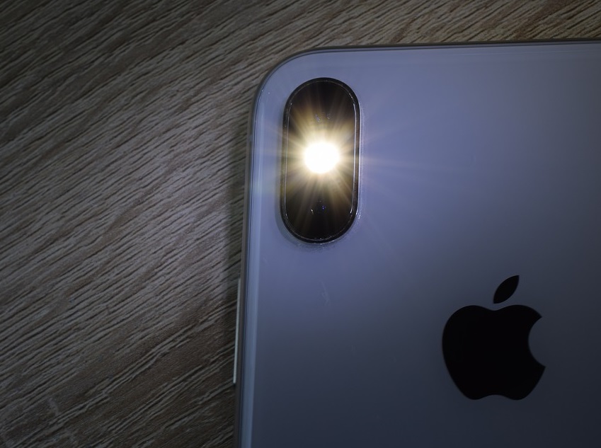 Trik Mengatur Tingkat Kecerahan Senter Flash di iPhone | PUKEVA