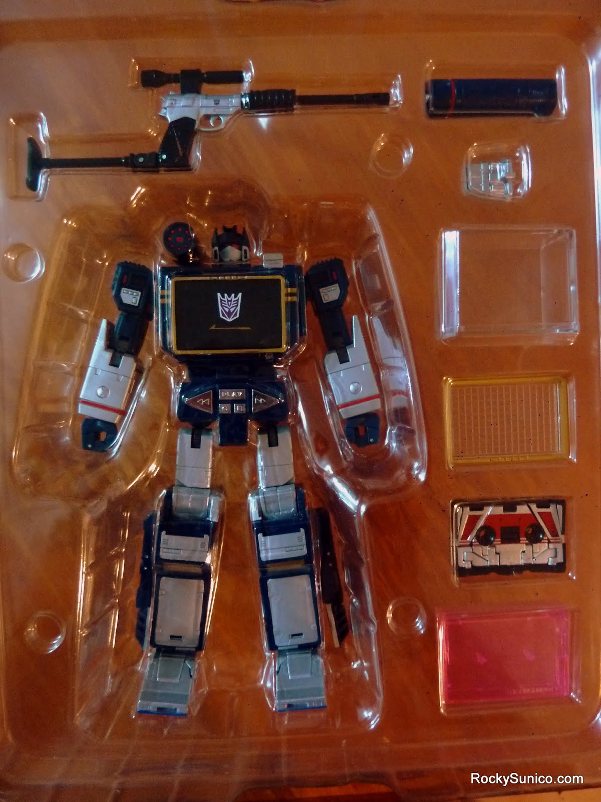 The Geeky Guide to Nearly Everything: [Transformers] Takara Masterpiece ...