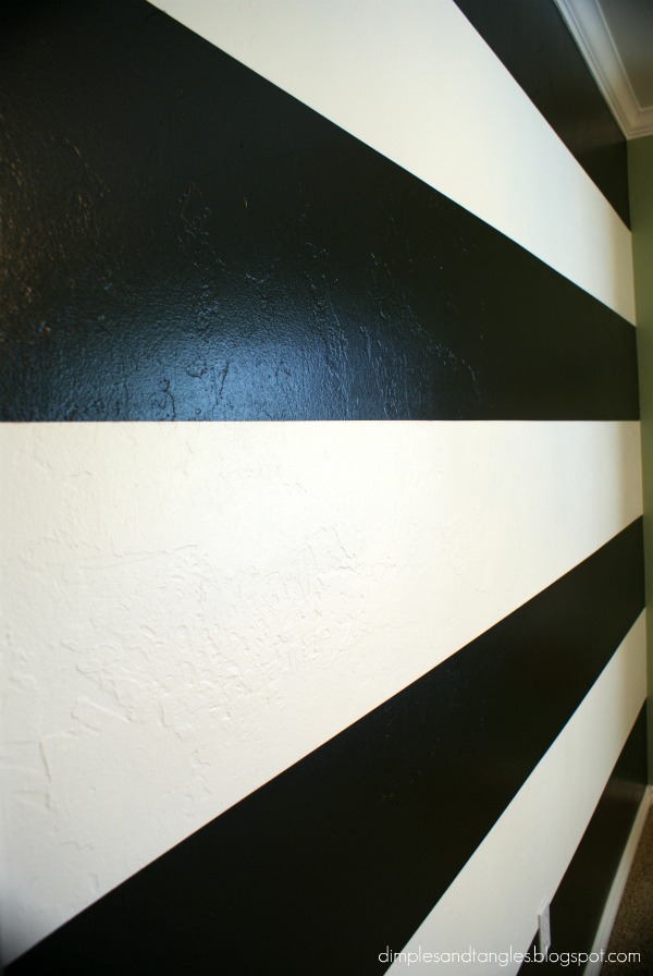 How I Painted a Perfectly Striped Wall {Tutorial} - Dimples and Tangles