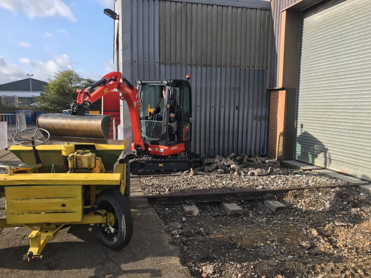 North Tyneside Steam Railway: Hole digging