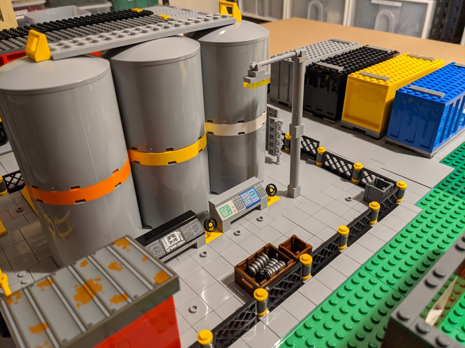 Matt's Lego fun: Gas transfer station for my sea port