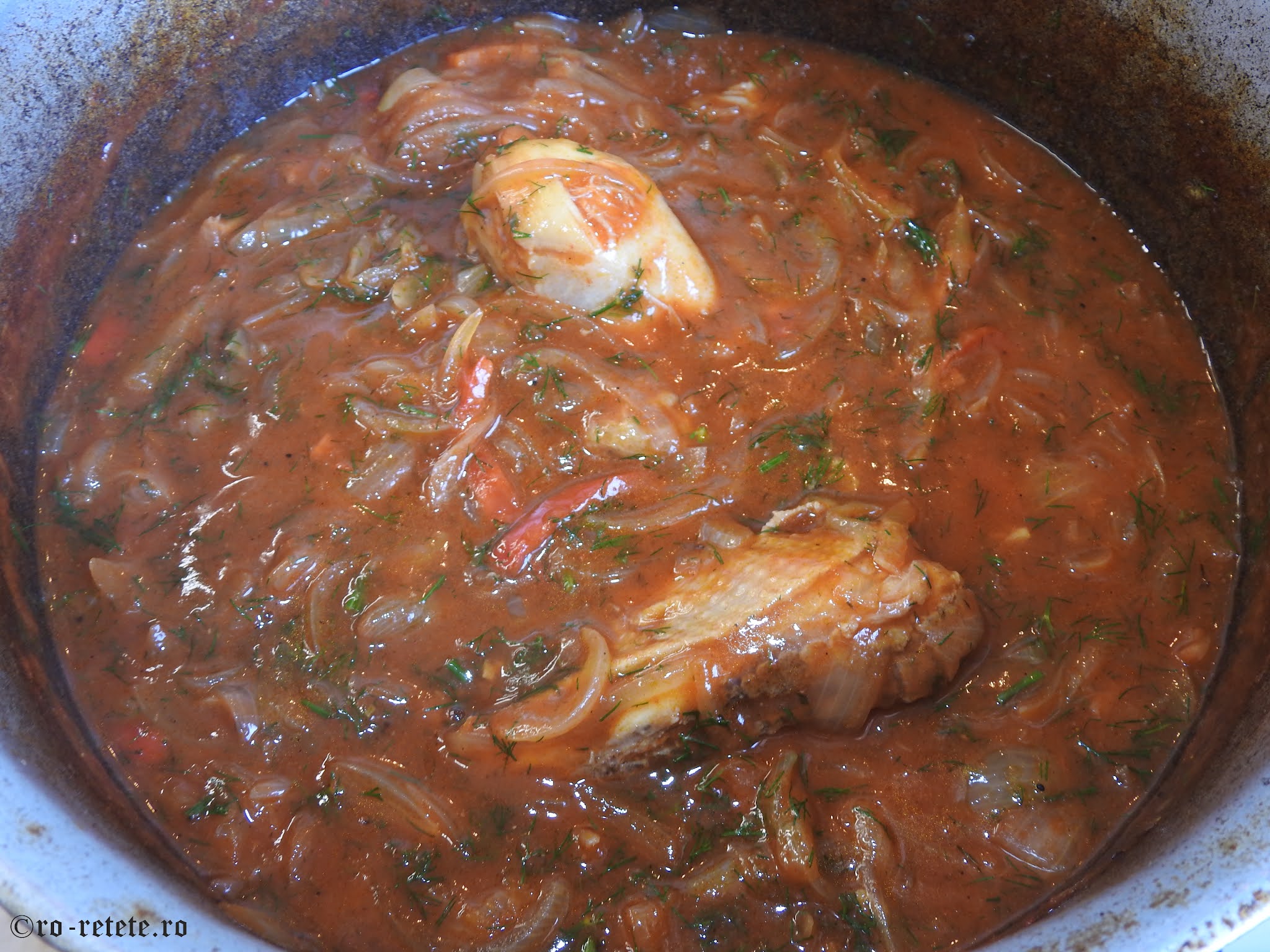 Tocanita de pui cu ceapa si ardei reteta | RO-Retete.ro