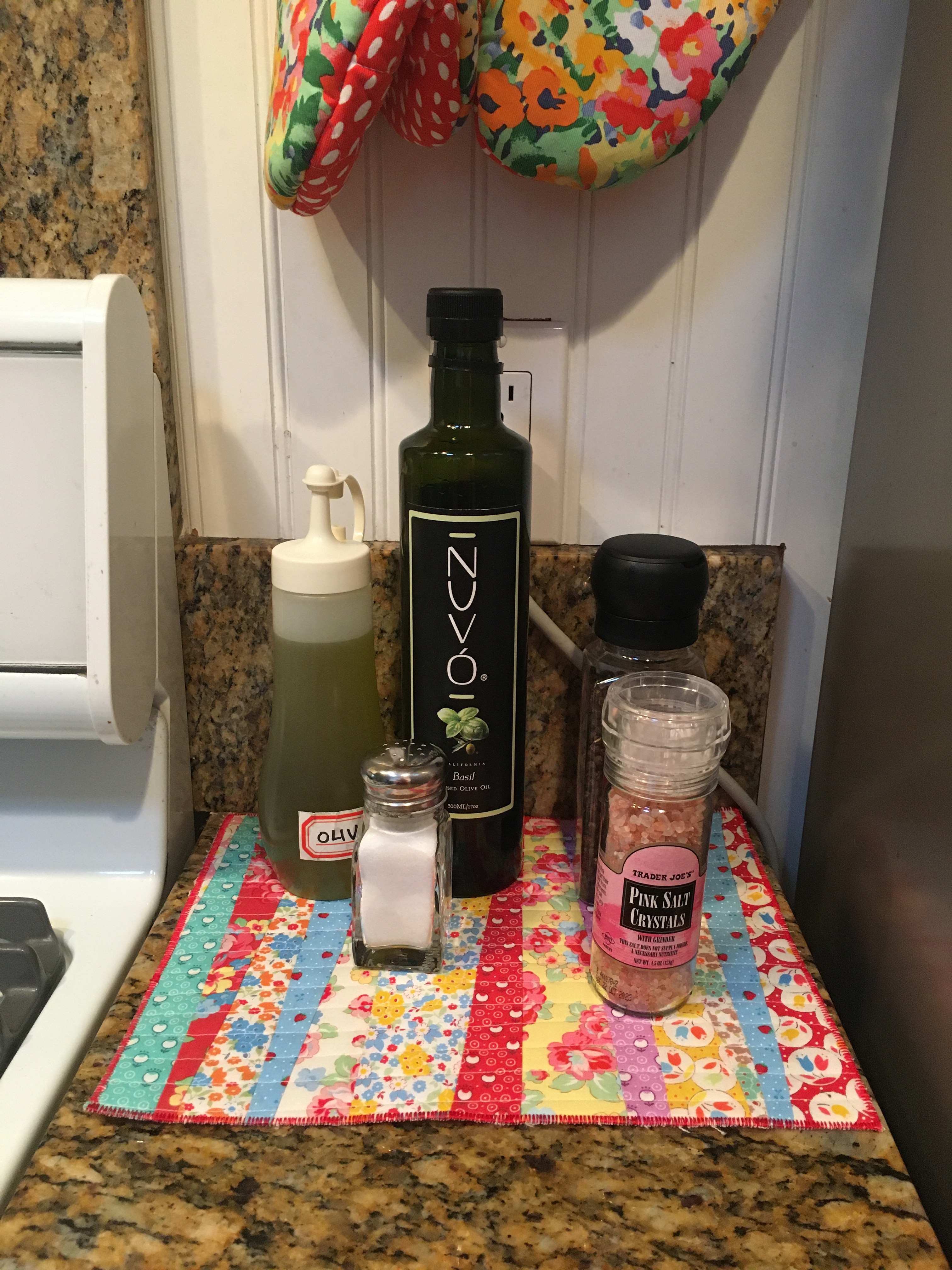 Ye Olde Sweatshop: Scrappy Quilted Kitchen Mat Tutorial