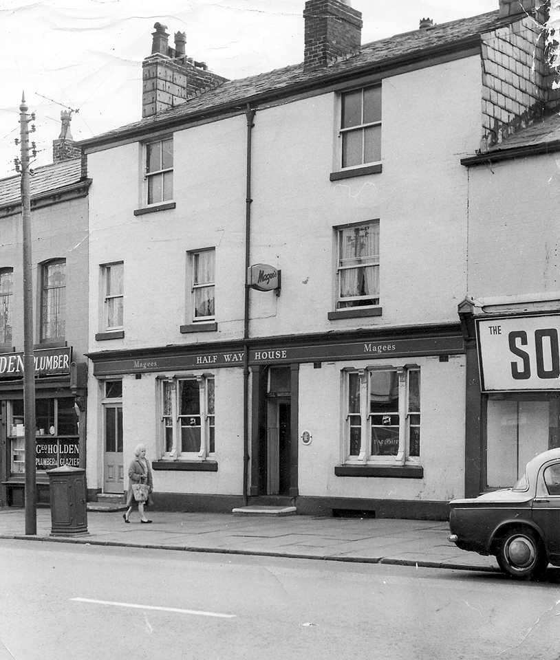 Lost Pubs Of Bolton: Halfway House, 127-129 Derby Street