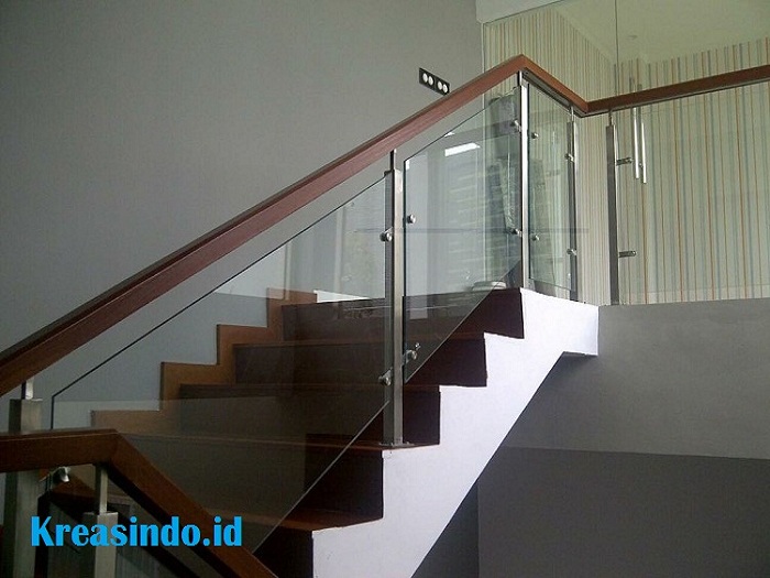 Ini Dia 10 Lebih Model Railing Kaca Kombinasi Stainless yang Bisa Buat ...