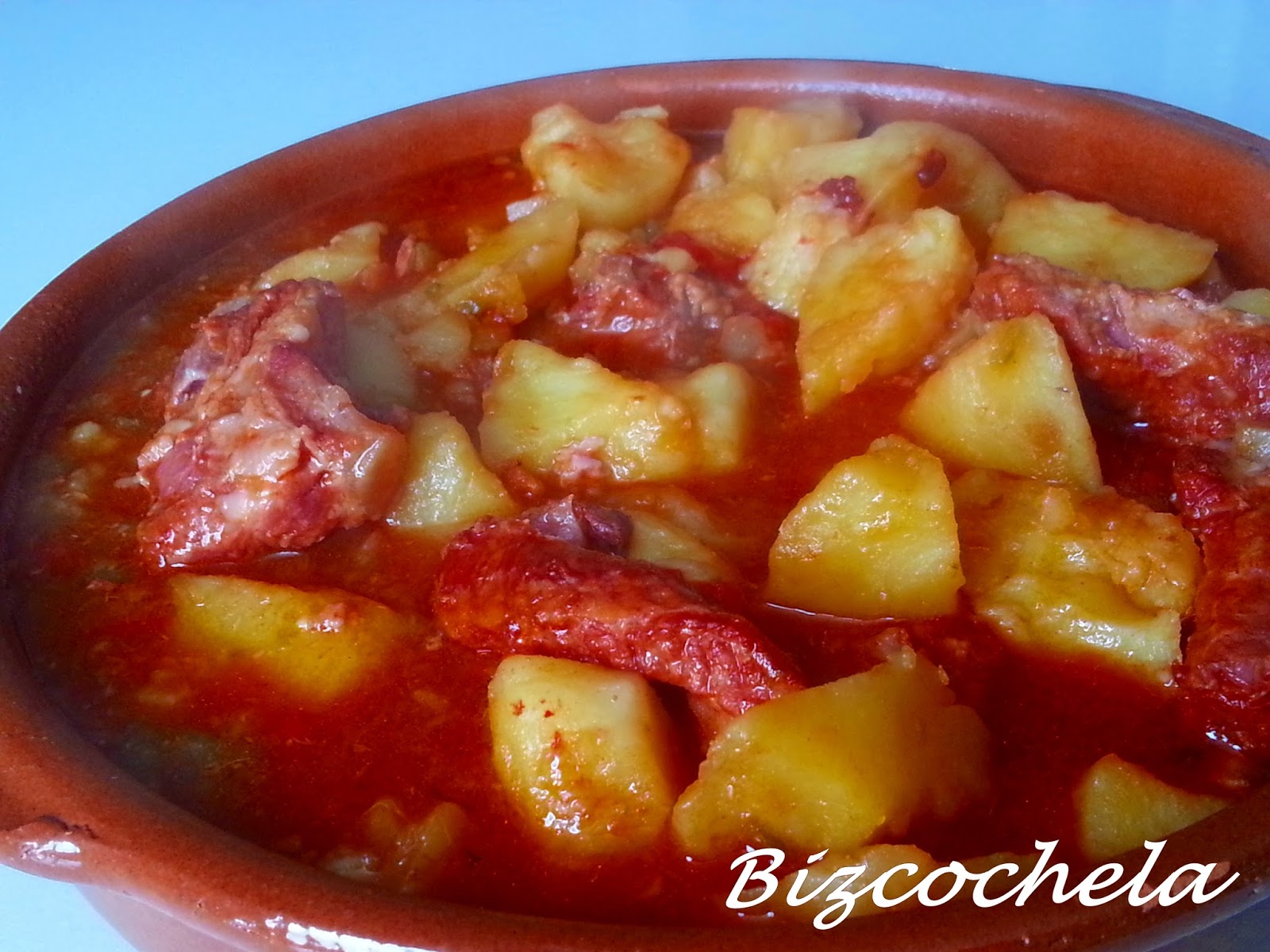 PAPAS CON COSTILLAS ADOBADAS