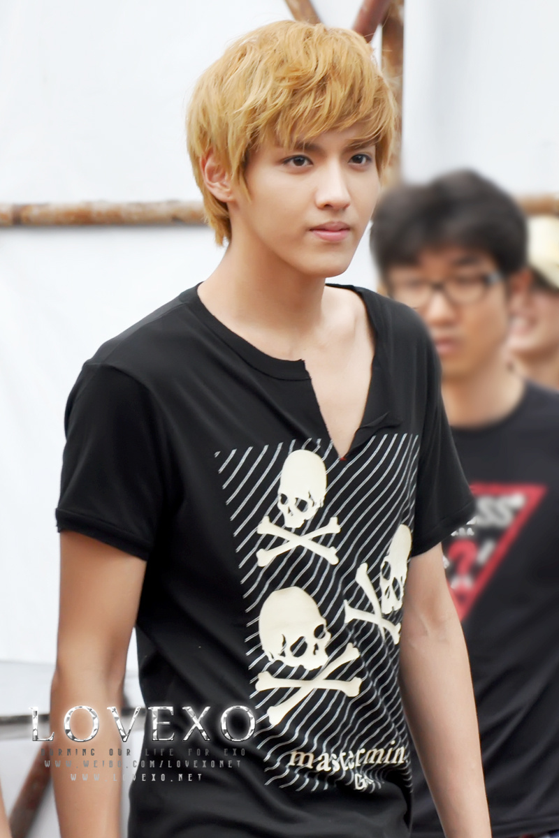 Biodata Queen Lovely: Biodata EXO