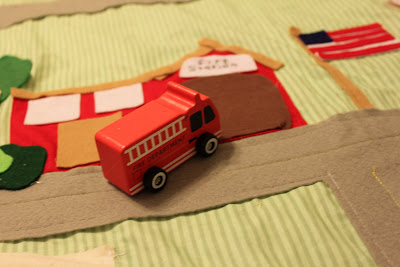 do it yourself divas: DIY: Car Mat/Play Mat made from Felt