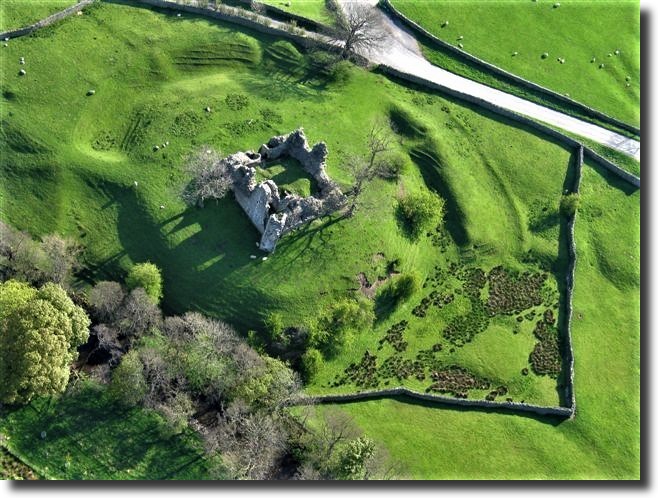 CASTLES and CURIOSITIES : Pendragon Castle.