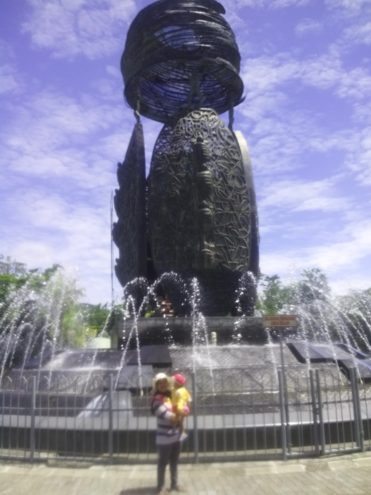 Icon Tugu Kuala Kencana - Timika | Galeri Foto Online