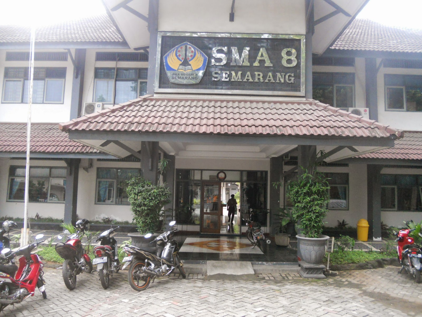 HUMAS SMA NEGERI 8 SEMARANG: GEDUNG SMA NEGERI 8 SEMARANG