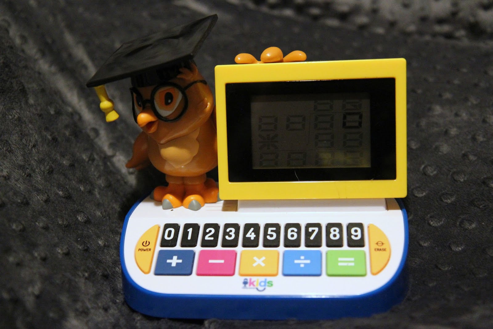 Review of the Wise Ol' Owl Blackboard Calculator from Singing Machine