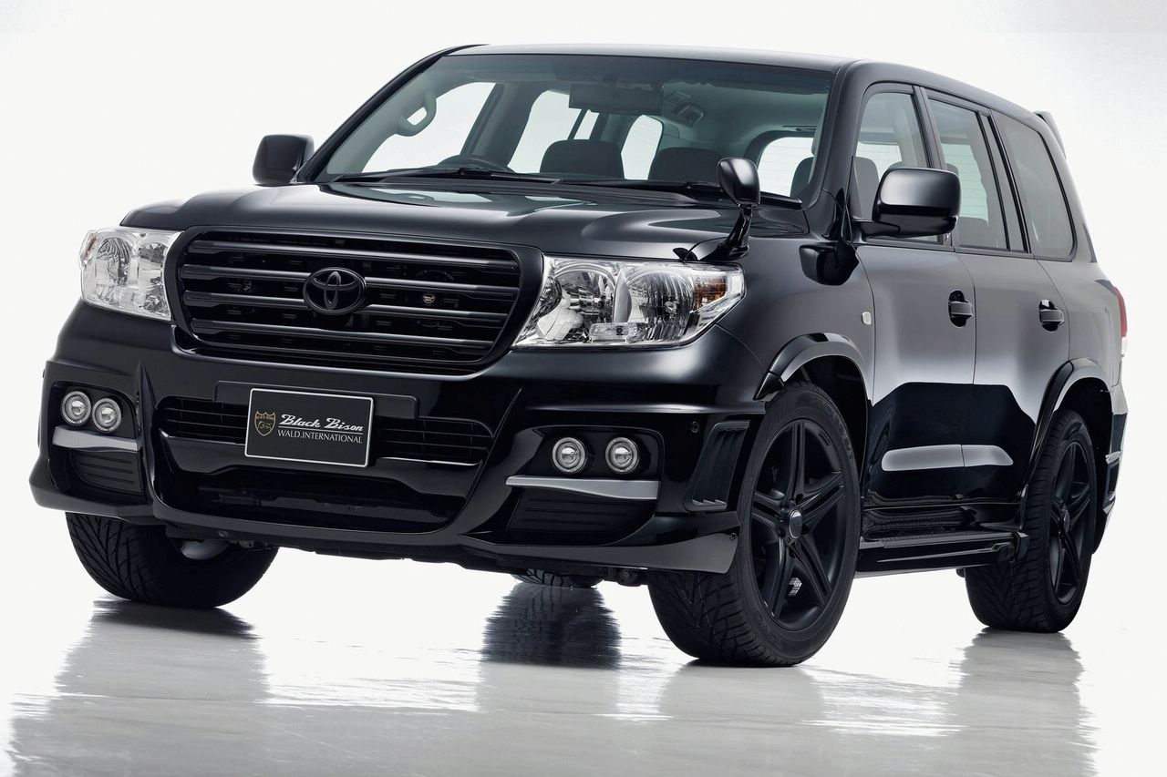 Riders Meeting: Toyota Land Cruiser T-200 series Bodykit