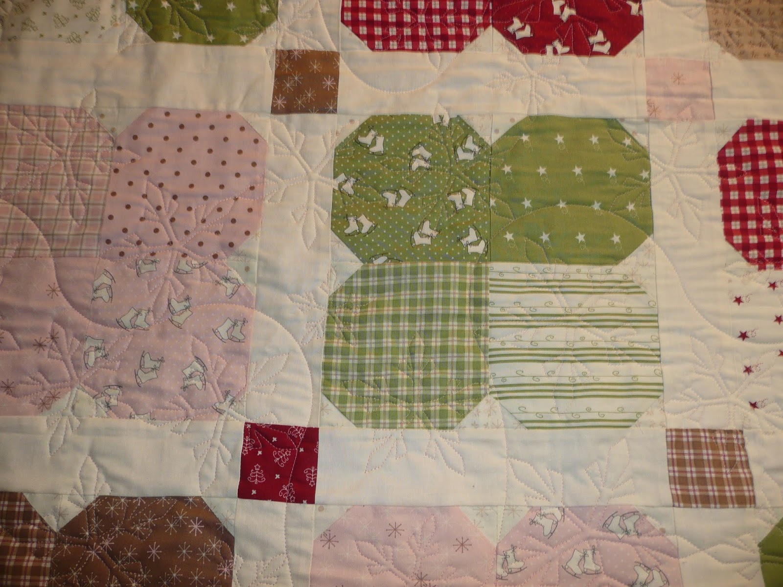 Acorn Ridge Quilting: Lisa's Ice Skating Quilt