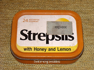 BARANG ANTIK DAN BARANG TETEK BENGEK: KALENG PERMEN - STREPSILS